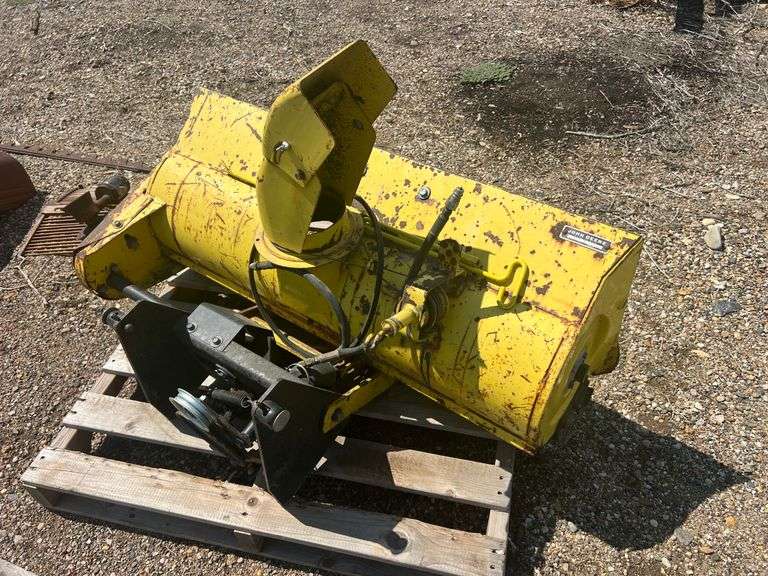 John Deere E0601 (49) Snowblower - Peterson Land & Auction LLC
