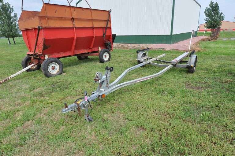 1990 Escort Boat Trailer - Peterson Land & Auction LLC