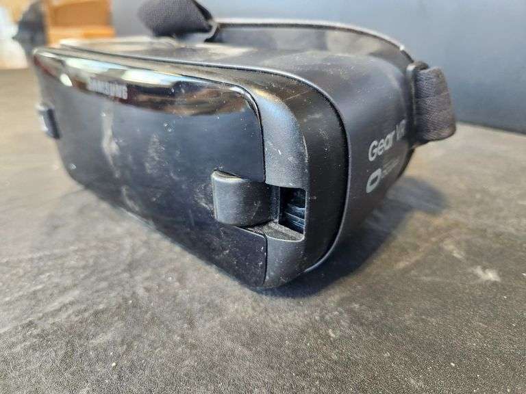 Samsung Oculus VR Headset - Prime Time Auctions, Inc.