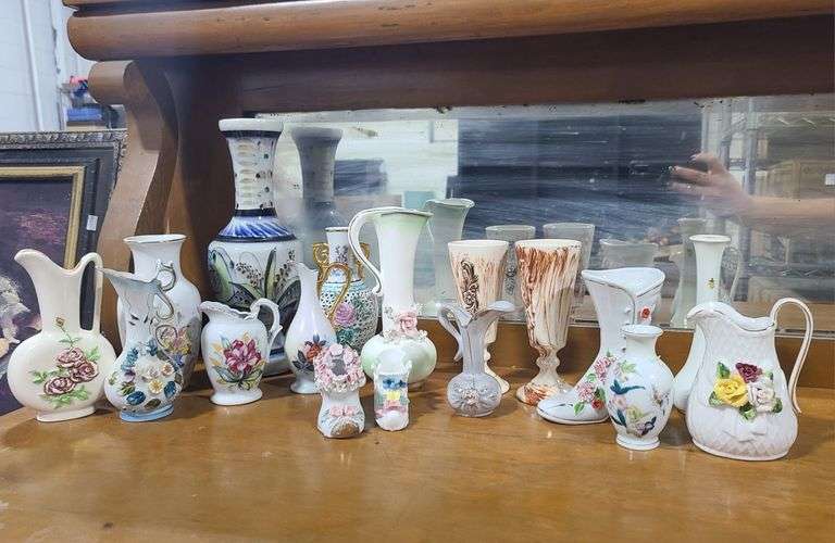 Collection of Decorative Glass Vases/Jugs - Prime Time Auctions, Inc.