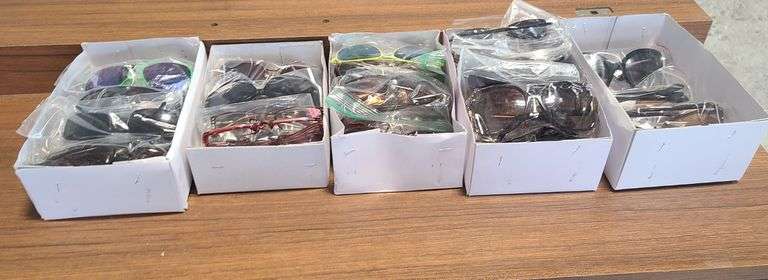 5) Boxes Of Glasses - Prime Time Auctions, Inc.