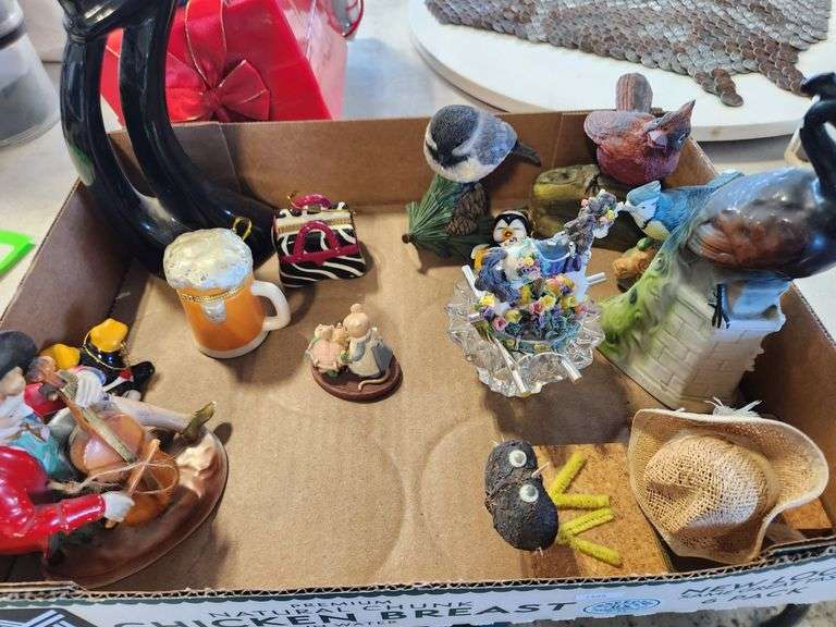 Assorted Figurines - Prime Time Auctions, Inc.