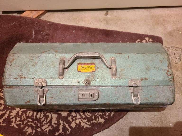 Walton Products Grip Loc Metal Tackle Box - Prime Time Auctions, Inc.