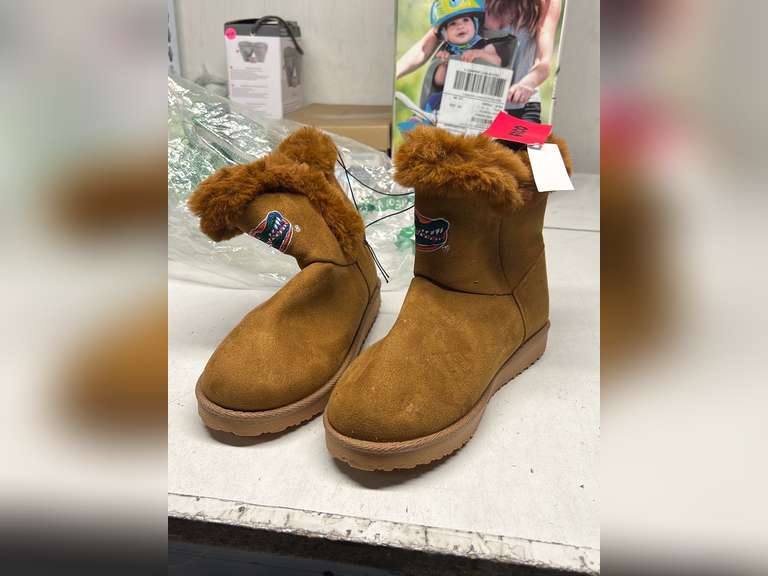 FOCO Women's NFL Team Logo Brown Faux Fur Boots Size:9 29.99 - Quarter ...