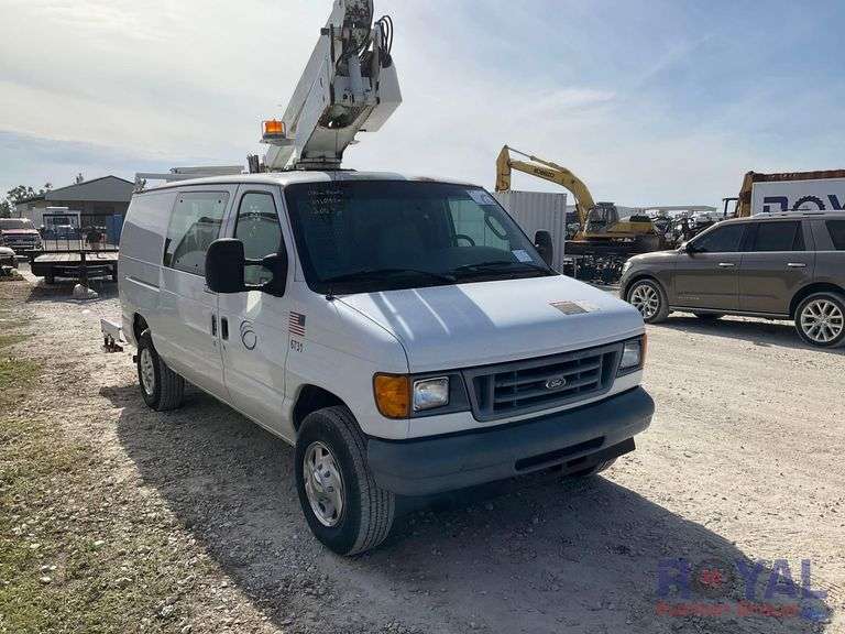 2007 Ford E350 Altec Bucket Cargo Van - Royal Auction Group