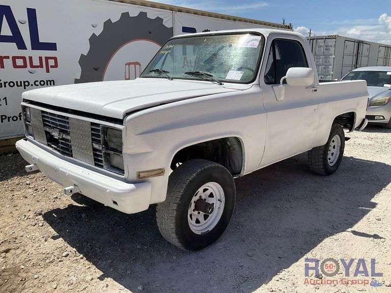 1985 Chevrolet D10 4X4 Blazer Pickup Truck - Royal Auction Group