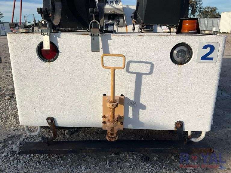1998 Harlan Aircraft Tug - Royal Auction Group