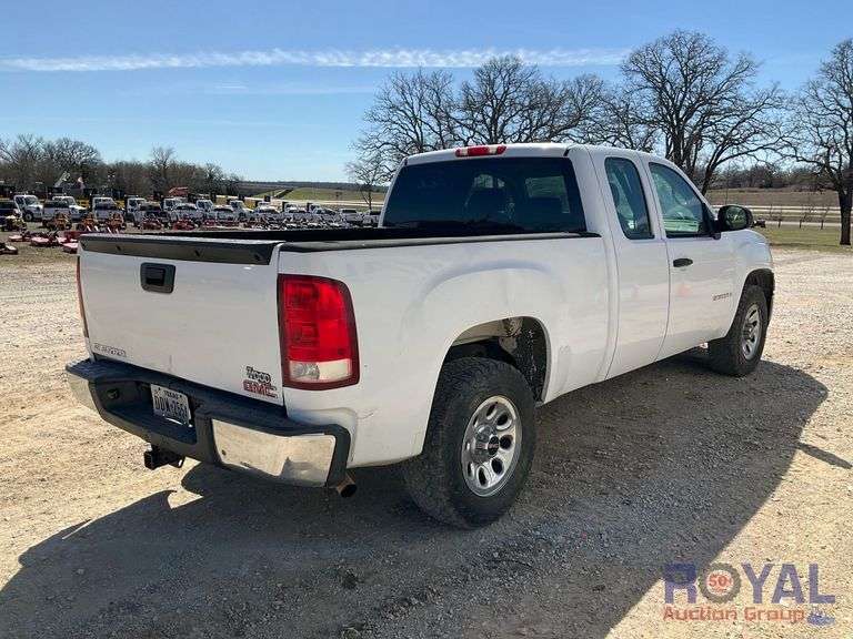 2007 GMC Sierra Extended Cab Pickup Truck - Royal Auction Group