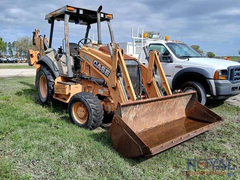 2013 Case 580N Wheel Extendahoe Backhoe Loader - Royal Auction Group