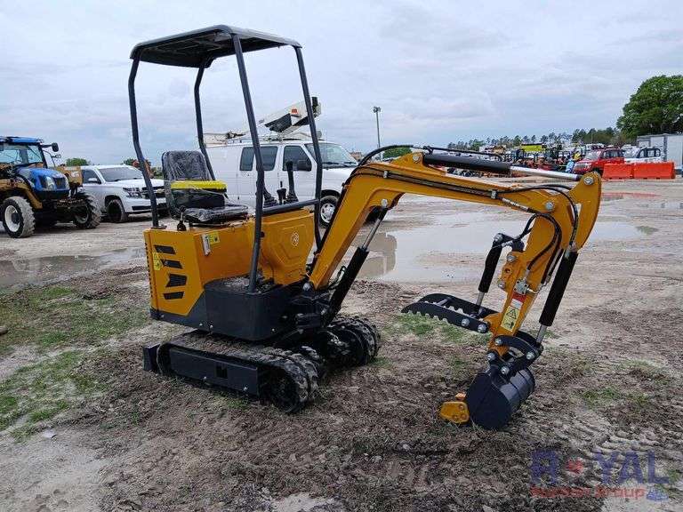 AGT DM12-C Mini Excavator - Royal Auction Group