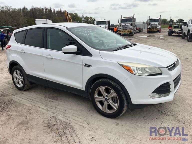 2016 Ford Escape 4X4 SUV - Royal Auction Group