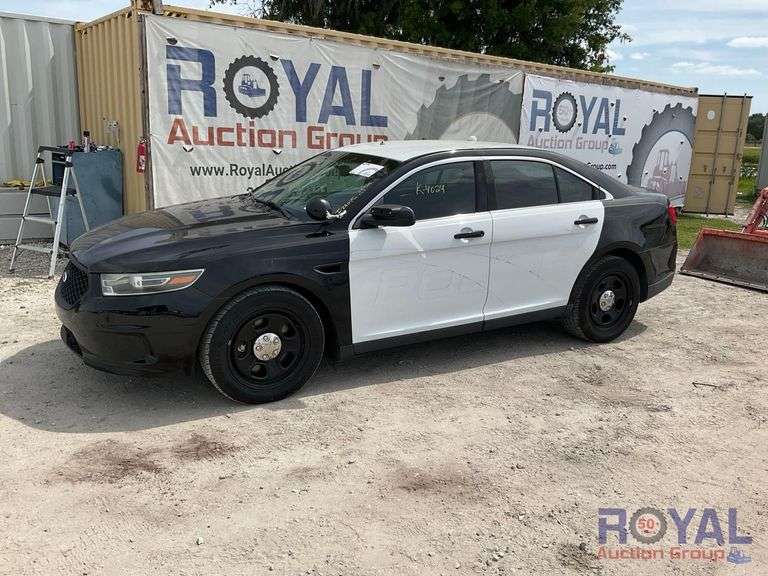 2015 Ford Taurus Police Cruiser - Royal Auction Group