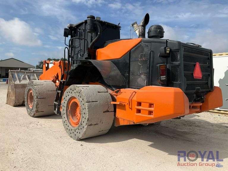2019 Hitachi ZW370-6 Articulated Wheel Loader - Royal Auction Group