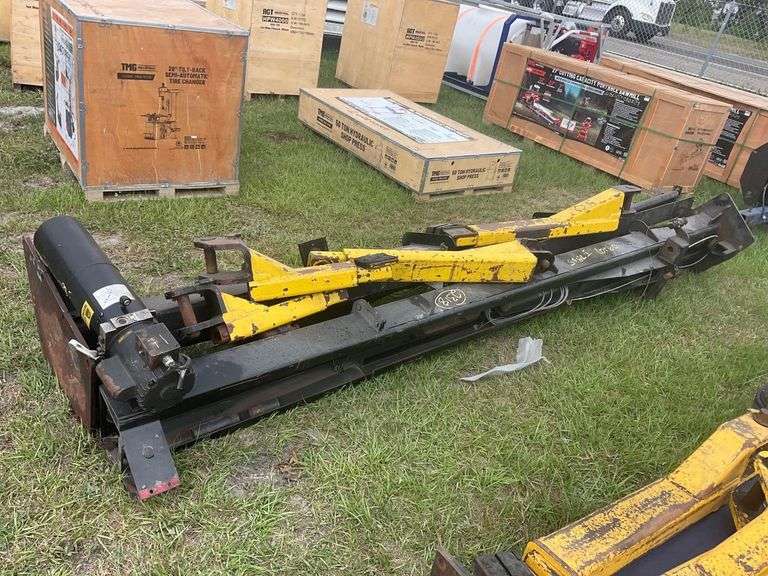 AAMCO AUTO LIFT - Royal Auction Group
