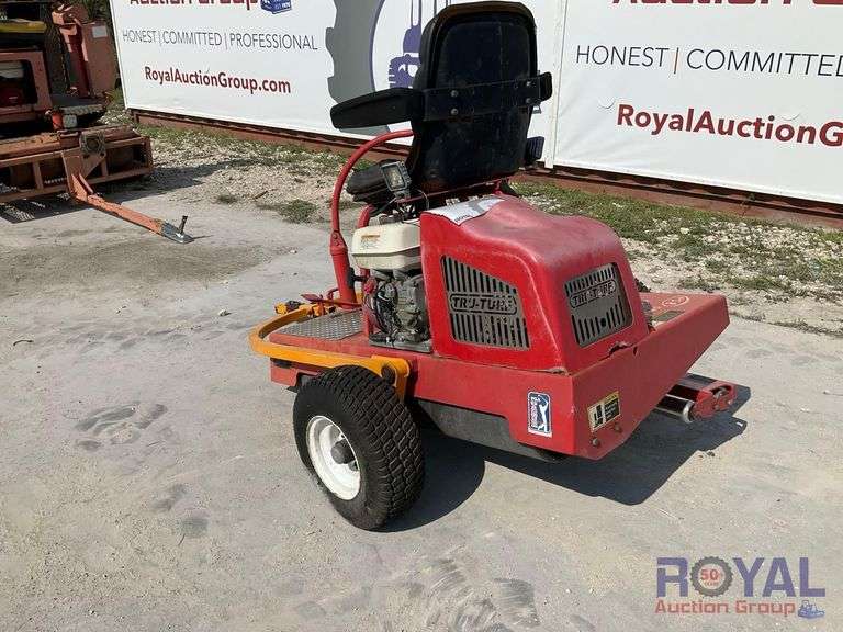 2014 Tru-Turf R52-11TC Golf Greens Roller - Royal Auction Group