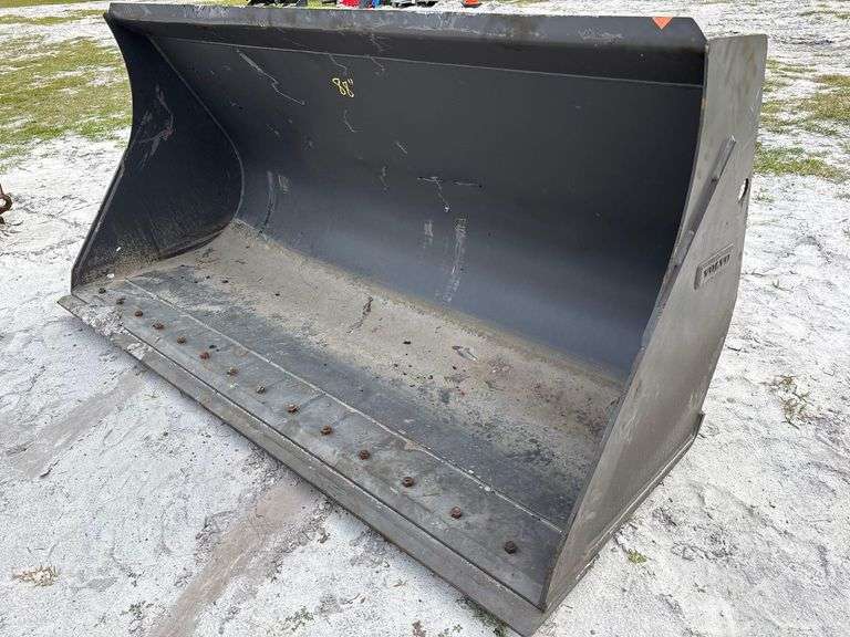Volvo 88in Loader Bucket - Royal Auction Group