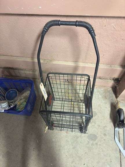 Wire Pull Cart - Rogers Community Auction Inc.