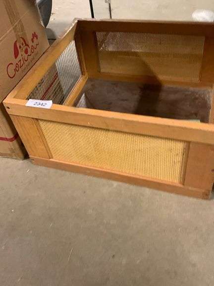 Wooden Crate - Rogers Community Auction Inc.