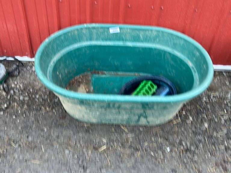 Brooder Pale & Feed Pans - Rogers Community Auction Inc.