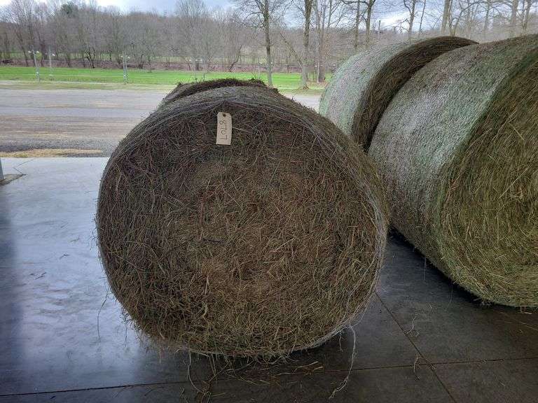 2 Round Bales 2nd Grass Mix (4x4) Stored inside - Rogers Community ...