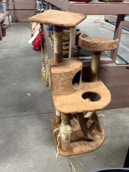 Large Outdoor Cat Tree Approx 4ft Tall - Rogers Community Auction Inc.