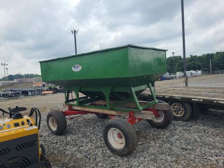 Huskee Gravity Bin on International 70 Running Gear - Rogers Community ...