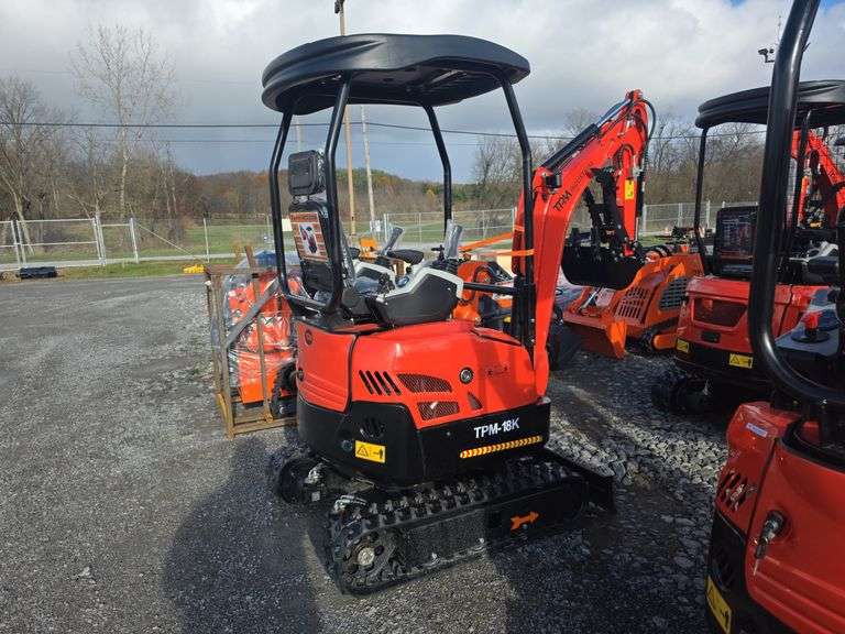 TPM TPM-18K Mini Excavator w/ Pilot Controls and Hyd. Thumb - Rogers ...