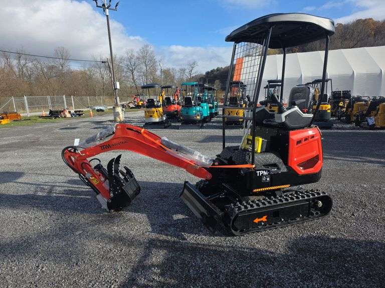 TPM TPM-18BS Mini Excavator w/ Pilot Controls and Hyd. Thumb - Rogers ...