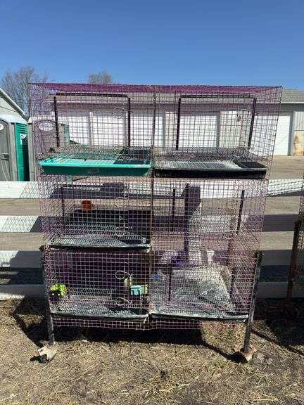 6 Hole Rabbit Cage w/ Trays - Rogers Community Auction Inc.