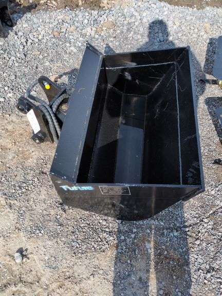 Future 35" Tilting Excavator Bucket - Rogers Community Auction Inc.