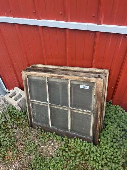 6 Barn Windows - Rogers Community Auction Inc.