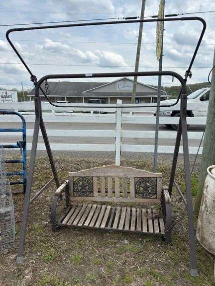 Barn Swing - Rogers Community Auction Inc.