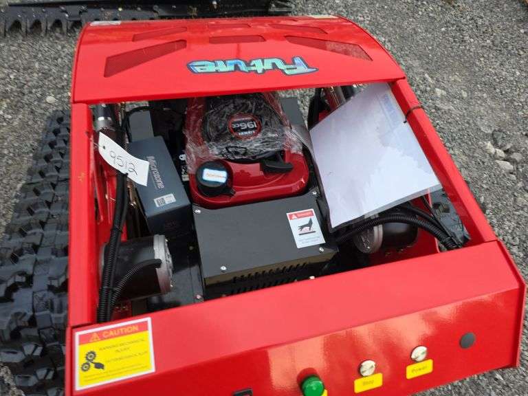 Future FT-750 Remote Control Lawn Mower - Rogers Community Auction Inc.