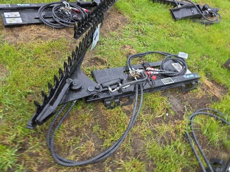 Future Skid Loader Hedge Trimmer - Rogers Community Auction Inc.