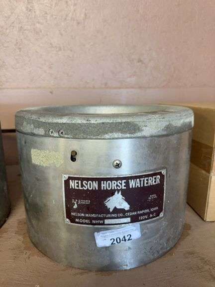 Nelson Horse Heated Waterer - Rogers Community Auction Inc.