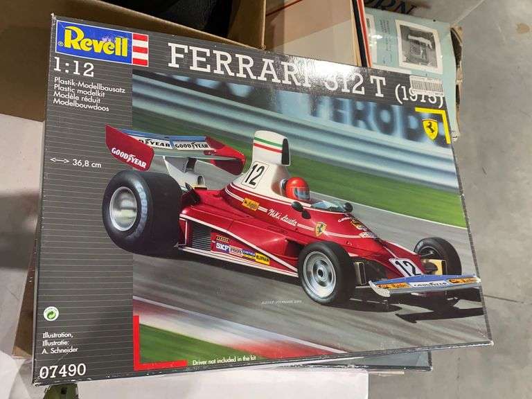 "ABSOLUTE" (3) Ferrari Model Kits - RES Auction Services