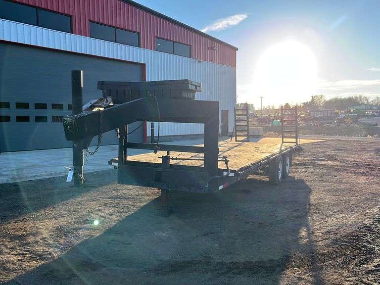 "ABSOLUTE" Homemade 25' Gooseneck Trailer - RES Auction Services