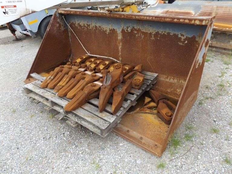 "ABSOLUTE" Arrow 8' Bucket - RES Auction Services