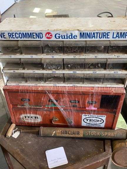 Assorted Display Cases - RES Auction Services