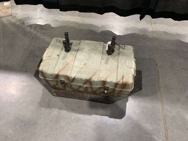 Four Wheeler Gun Rack w/ Box - RES Auction Services