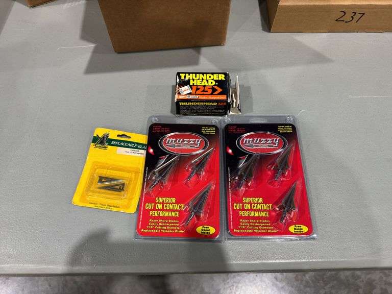 (6) Muzzy 125 Grain Broadheads & (6) Thunderhead 125 Grain Broadheads ...