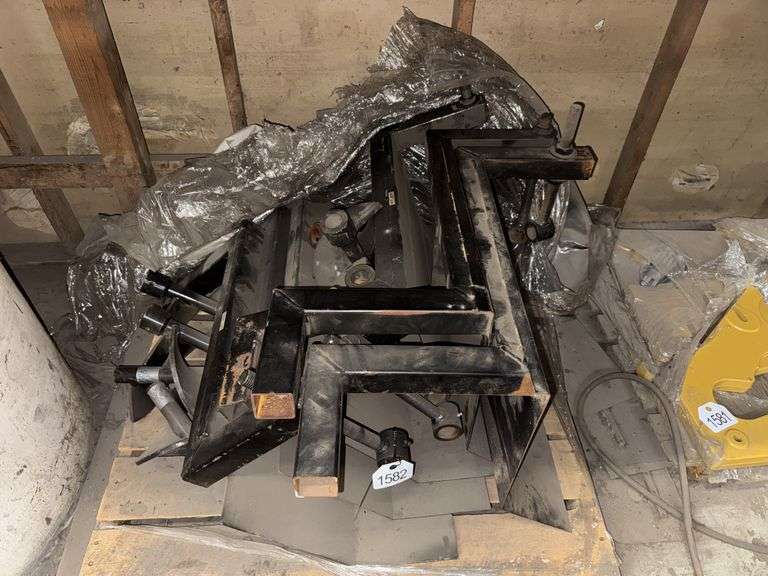 New LeeBoy Paver Screen Extension w/ Augers - RES Auction Services