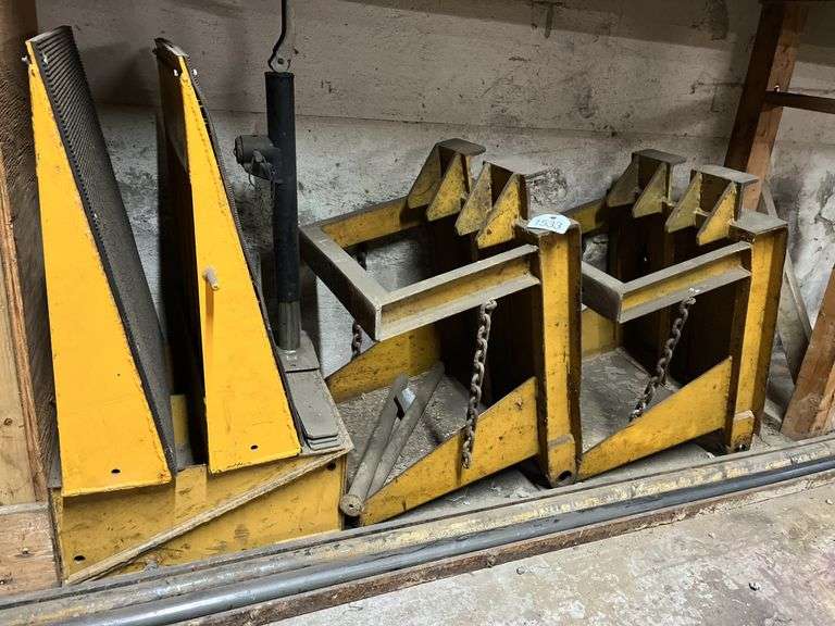 Trailer Ramps & Trailer Jack - RES Auction Services