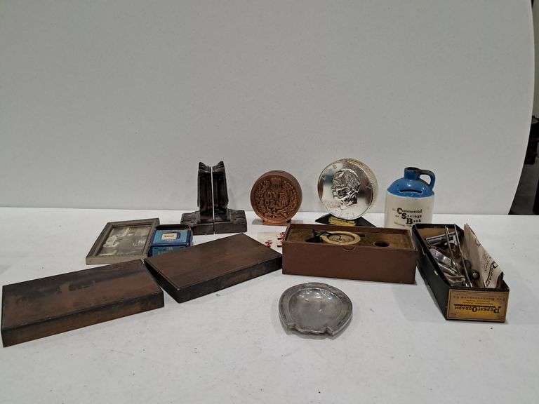 Misc. Coin Banks & Bookends - RES Auction Services