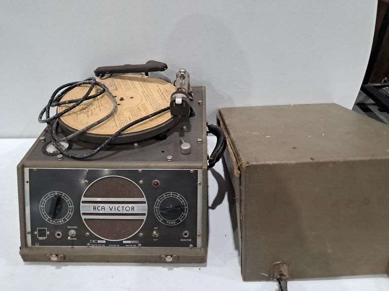RCA Victor Record Player - RES Auction Services