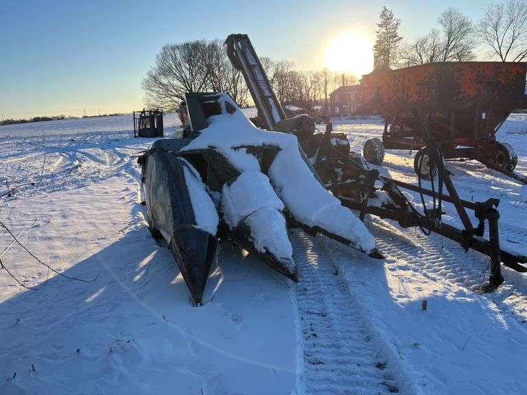 New Idea 325 2 Row Corn Picker - RES Auction Services