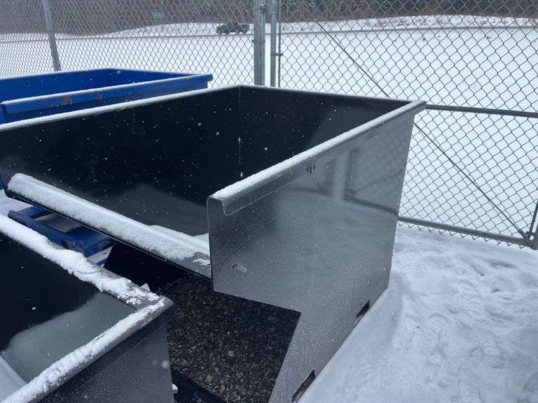 2 CY Skid Loader Hopper w/ Fork Pockets - RES Auction Services