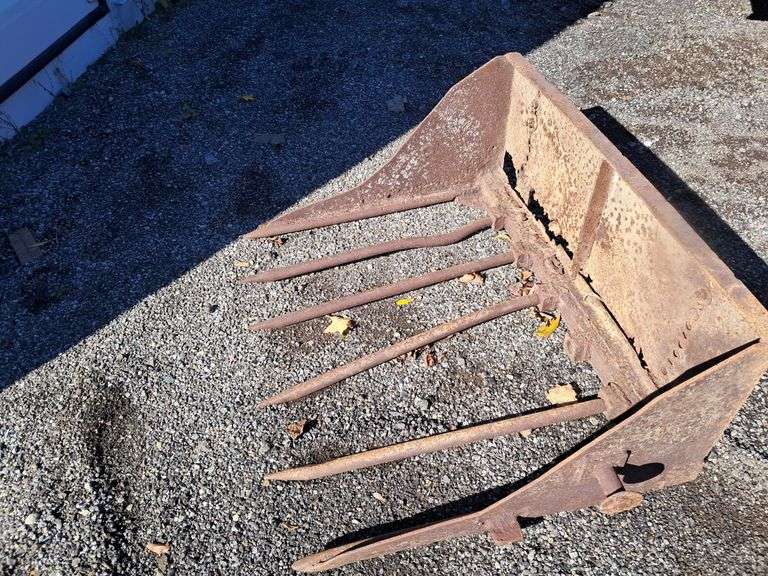 Manure Bucket - RES Auction Services