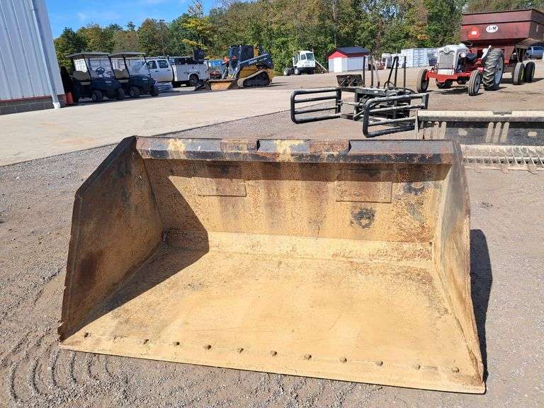 2 1/2 YD Skid Material Bucket - RES Auction Services