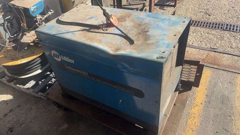 Miller Deltaweld 651 DC Welder & Bernard Model 2300 Welding Cart - RES ...